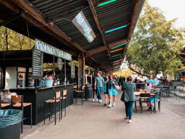 NOCNY MARKET W WARSZAWIE - Travelling Blog