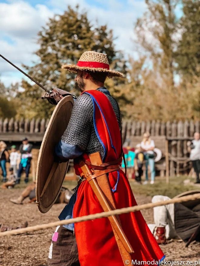 WAROWNIA JOMSBORG - Travelling Blog